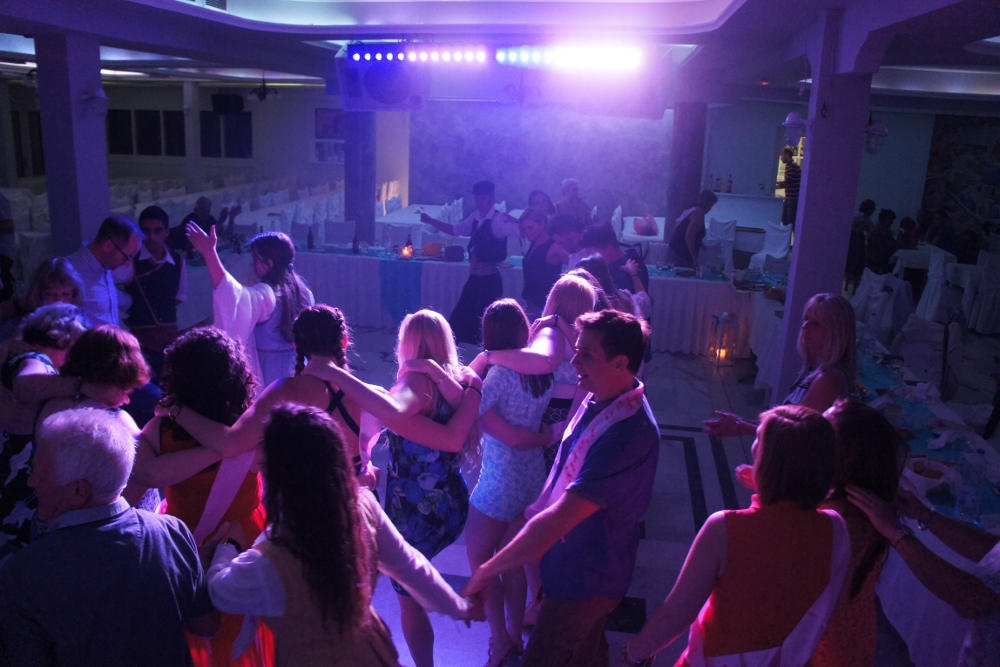 Traditional Greek Nights & Wedding Venue on Santorini Dimitris Restaurant
