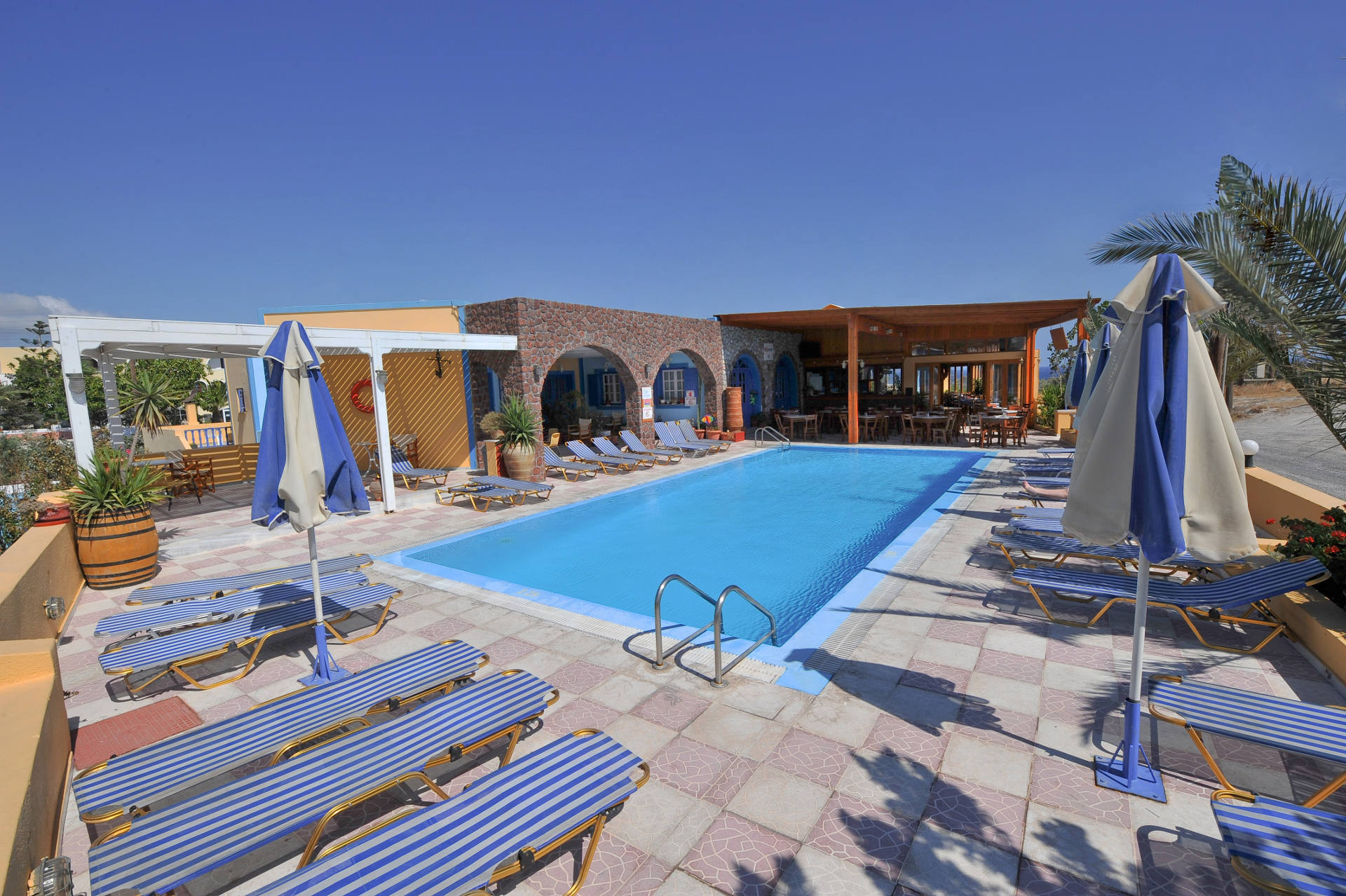 Dimitris Pool Tavern - Santorini Dimitris